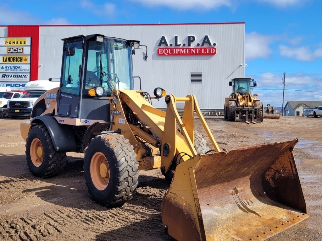 2013 CASE 321E in Balmoral, NB | A.L.P.A Equipment Ltd - FNH321EHnDHP00370