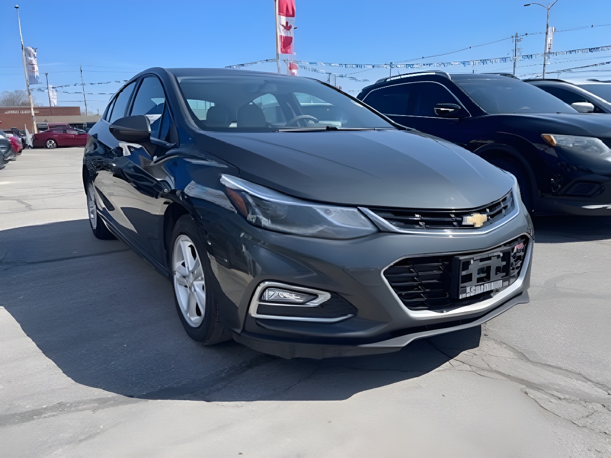 2018 Chevrolet Cruze HB LT 6 SPEED - 5 Star Dealers Chatham