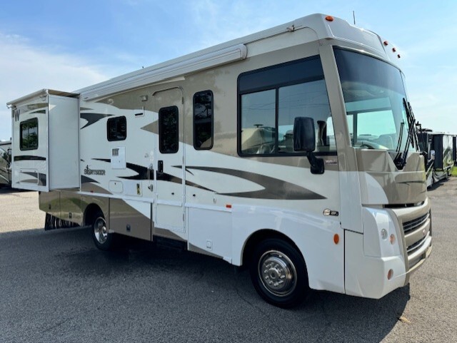 2008 Winnebago SIGHTSEER 26P à Mirabel, QC - Monaco Montréal ...