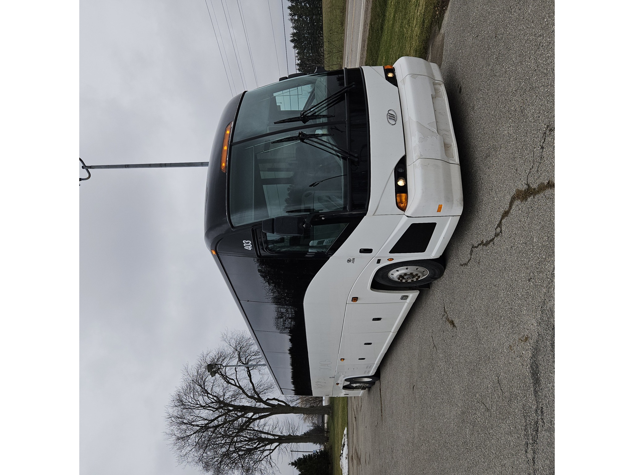 2004 MCI J4500 Motorcoach for Sale
