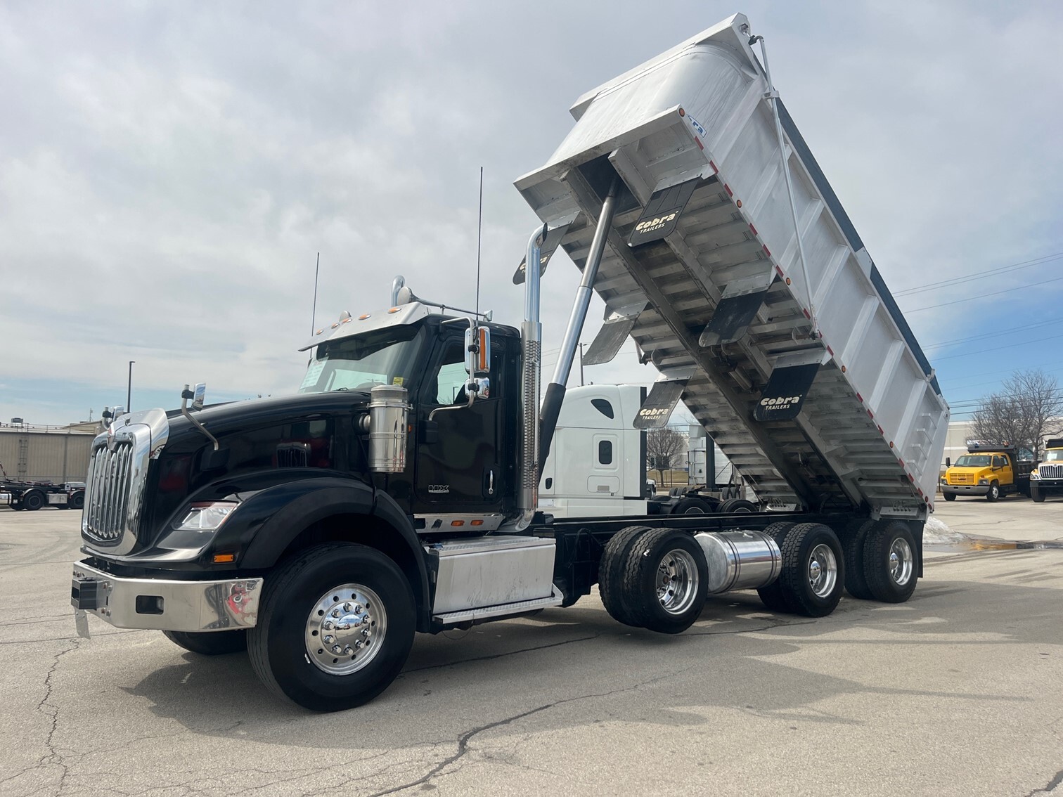 2018 International HX in BURLINGTON, ON | Sheehan's Truck Centre Inc ...