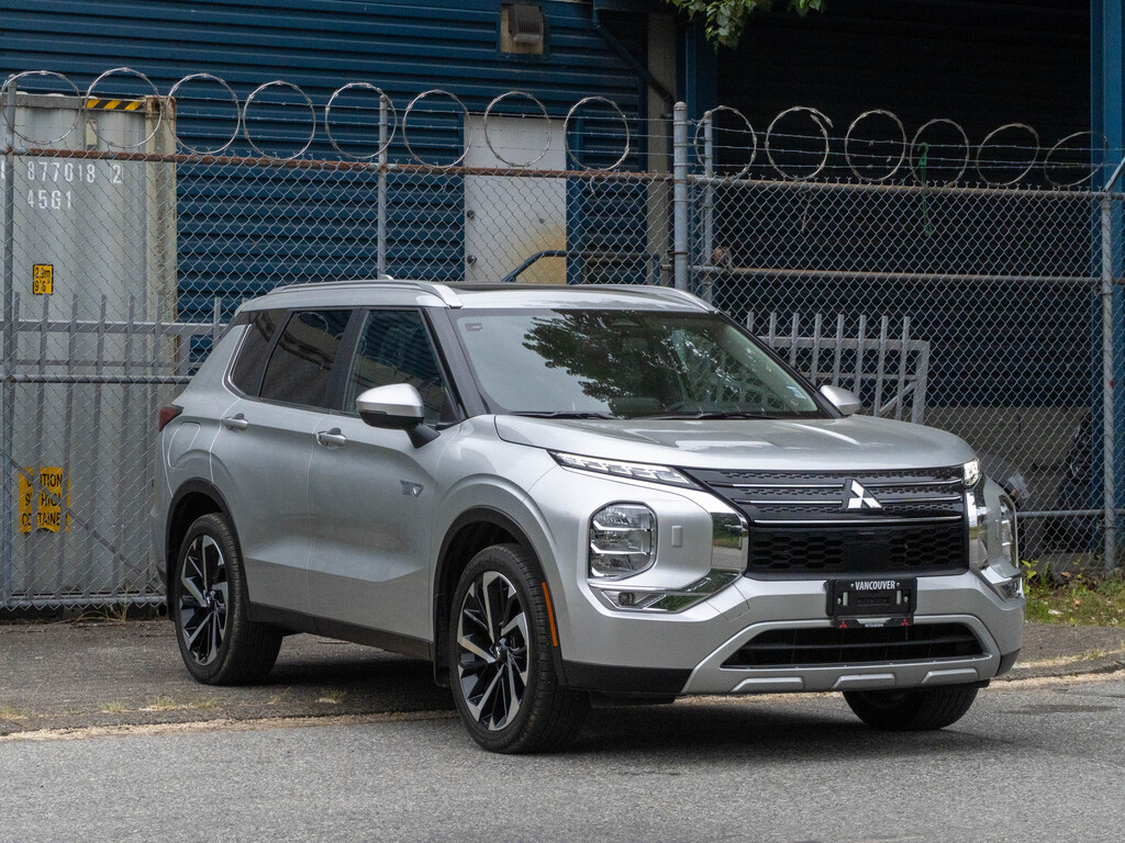 2024 Mitsubishi Outlander PHEV » Company of Cars
