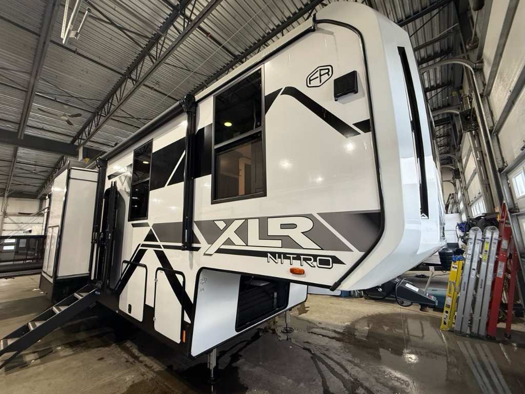 2026 XLR by Forest River Nitro 40BAR13 CARGO à Montmagny - Centre du VR ...